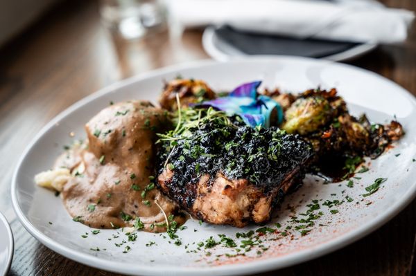 THE OVERLOOK RESTAURANT AND BAR - Updated January 2026 - 31 Photos ...