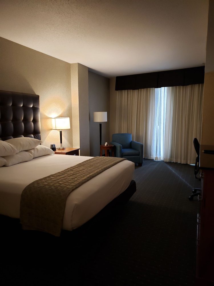 DRURY INN & SUITES PHOENIX CHANDLER FASHION CENTER - 133 Photos & 83 ...