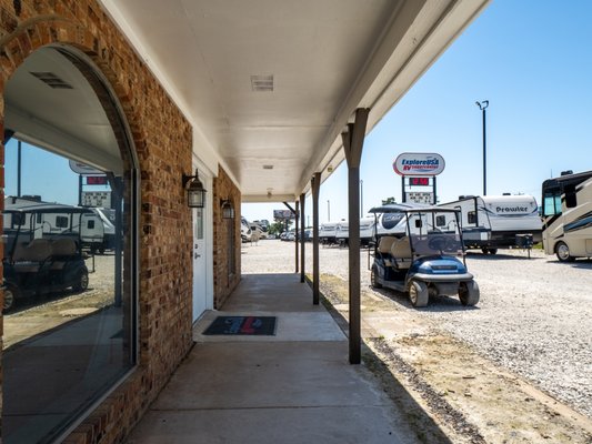 BLUE COMPASS RV - TYLER - Updated December 2025 - 17 Photos & 21 ...