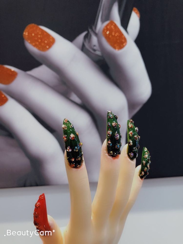 YUKI NAILS - Updated November 2024 - 14 Photos - 6 rue Boileau, Paris ...