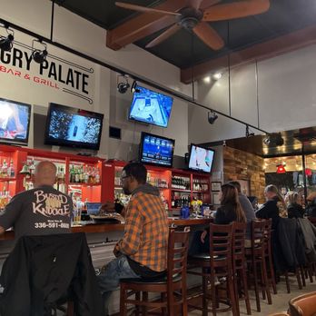 HUNGRY PALATE BAR & GRILL - Updated May 2025 - 124 Photos & 69 Reviews - 239 W 4th St, Winston ...