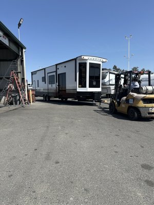 BEST RV CENTER - Updated June 2025 - 260 Photos & 948 Reviews - 5340 ...