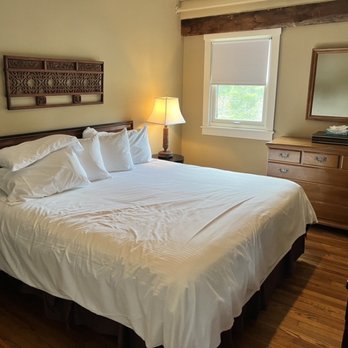 WOODBOUND INN - Updated July 2025 - 112 Photos & 124 Reviews - 247 ...