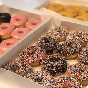 ROUND ROCK DONUTS - Updated June 2024 - 2375 Photos & 3247 Reviews ...