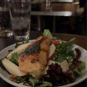 GRAND TRUNK PUB - Updated July 2024 - 409 Photos & 650 Reviews - 612 ...