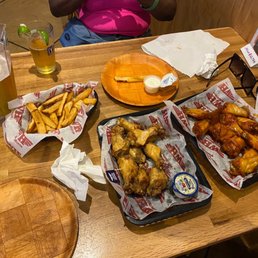 WingHouse Bar & Grill - Tampa Stadium - Cheap - Chicken Wings - Updated ...