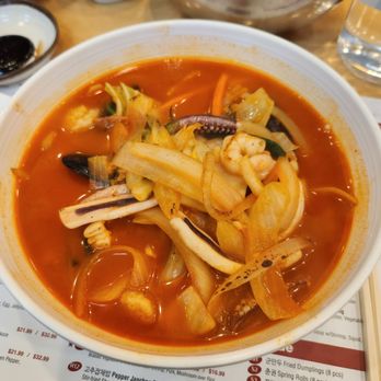 333 JJAMPPONG - Updated October 2025 - 19 Photos - 7 Broad Ave ...