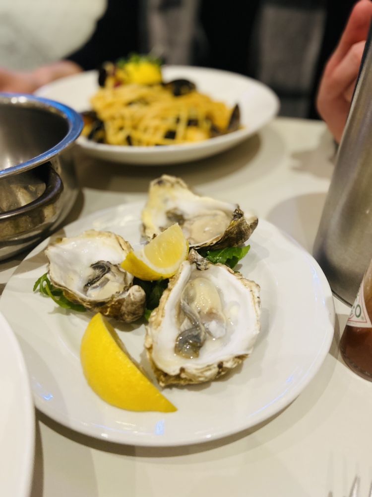 MUSSEL INN - 157 Photos & 139 Reviews - 61 Rose Street, Edinburgh ...