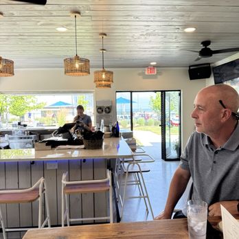 WAVE LAKESIDE DINING - Updated January 2026 - 86 Photos & 29 Reviews ...