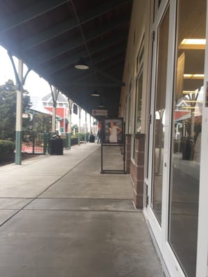 VF OUTLET - Updated July 2025 - 314 Flat Rock Pl, Westbrook ...