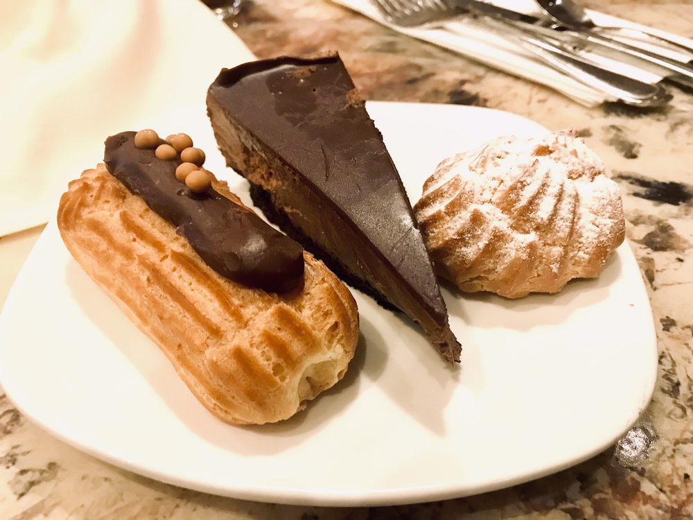 ATLANTIS TOUCAN CHARLIE’S BUFFET & GRILLE - 2702 Photos & 1125 Reviews ...