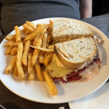 SAMS INN RESTAURANT - Updated December 2025 - 38 Photos & 62 Reviews ...