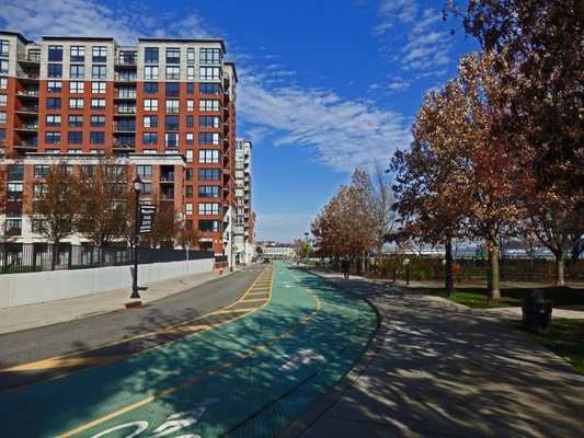 HUDSON RIVER WATERFRONT WALKWAY - Updated November 2024 - 182 Photos ...