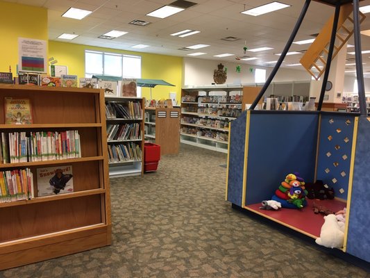 LYNDEN LIBRARY - Updated November 2025 - 10 Photos - 216 4th St, Lynden ...