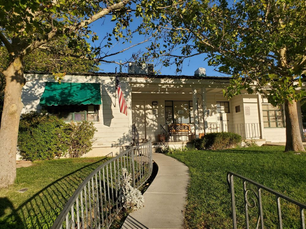 ERNIE PYLE LIBRARY - 57 Photos & 10 Reviews - 900 Girard Blvd SE ...