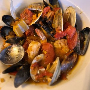 ROMA ITALIAN RESTUARANT - 10 Photos - 803 E Northside Dr, Clinton ...