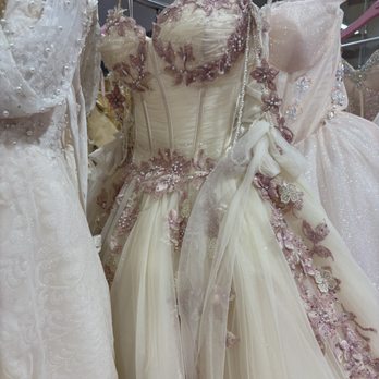 MODA 2000 - Updated September 2025 - 410 Photos & 230 Reviews - 845 N ...