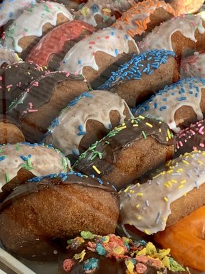 RAINBOW DONUTS - 70 Photos & 90 Reviews - Donuts - 1712 York Hwy, York ...