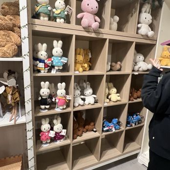 JINI MINI - Updated August 2025 - 184 Photos & 121 Reviews - 2871 Park ...