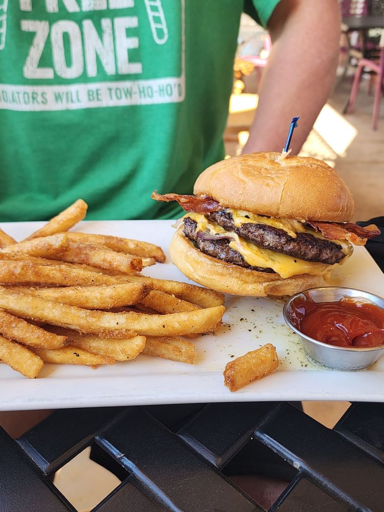 THE TALKING PINT - Updated January 2025 - 110 Photos & 98 Reviews ...