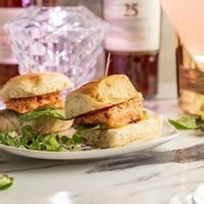 SWIGZZ RESTAURANT AND LOUNGE - Updated August 2025 - 65 Photos & 31 ...