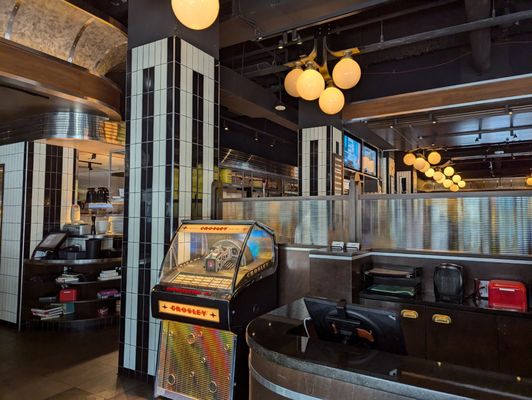 CAP CITY FINE DINER AND BAR - Updated October 2025 - 477 Photos & 384 ...