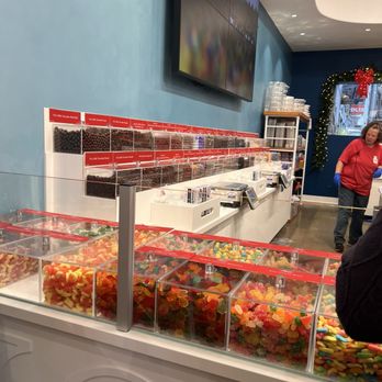 ALBANESE CONFECTIONERY - Updated July 2025 - 726 Photos & 396 Reviews ...