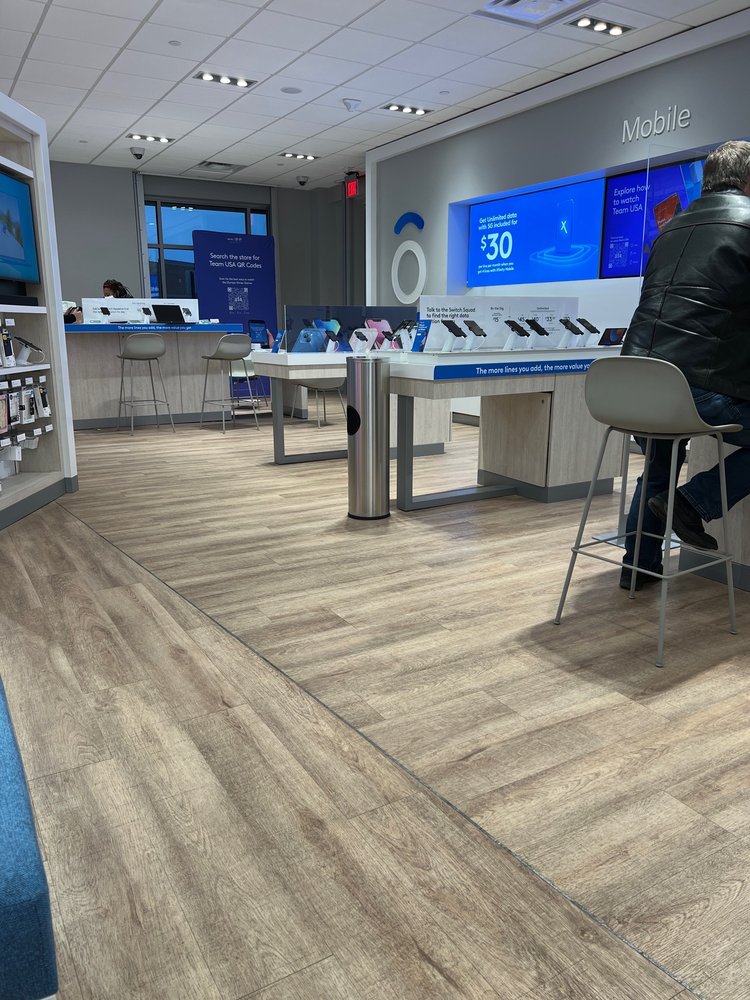 XFINITY BY COMCAST AURORA - Updated June 2025 - 43 Photos - 618 Fox ...