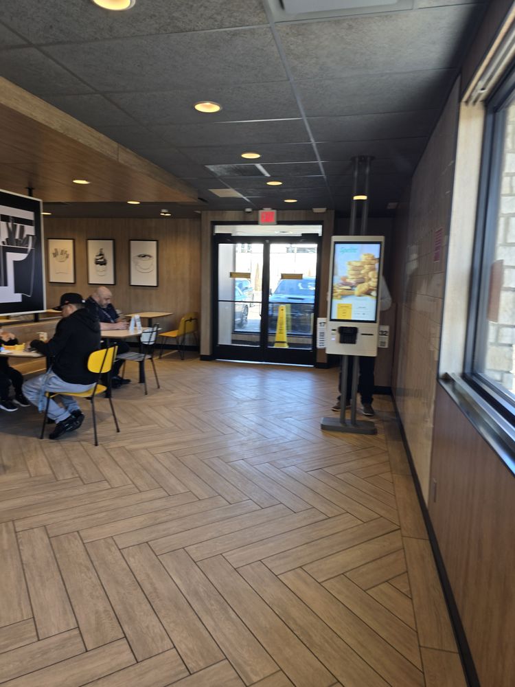 MCDONALD’S - Updated October 2025 - 25 Reviews - 411 S Broadway ...