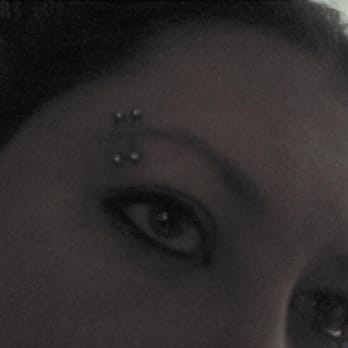 Milano's body piercing store