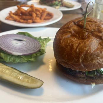 NORMAN ROSE TAVERN - Updated October 2025 - 658 Photos & 854 Reviews ...