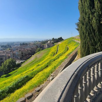 COMMUNICATIONS HILL GRAND STAIRCASE - Updated October 2025 - 172 Photos ...