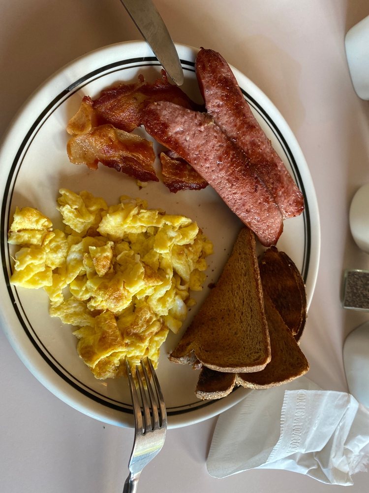 GILPATRICK’S HOTEL CHITINA - Updated December 2025 - 17 Photos & 10 ...