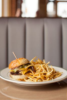 DILLY DINER - Updated October 2025 - 851 Photos & 637 Reviews - 402 E ...