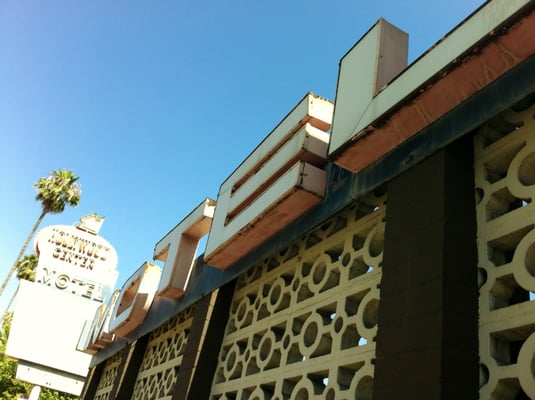 HOLLYWOOD CENTER MOTEL - 6720 W Sunset Blvd, Los Angeles, California ...