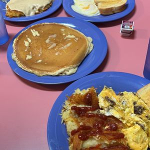 LEGENDS CAFE - 54 Photos & 80 Reviews - 501 S Main St, Council Bluffs ...