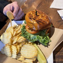 ZOOKY’S SPORTS TAVERN - Updated December 2025 - 83 Photos & 95 Reviews ...