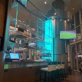 SHOWCASE RESTAURANT & BAR - Updated April 2025 - 281 Photos & 139 ...