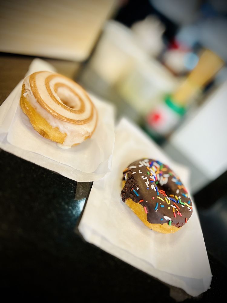 DOOPED DONUTS - Updated August 2024 - 54 Photos & 21 Reviews - 1555 ...