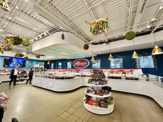 ALBANESE CONFECTIONERY - Updated December 2025 - 748 Photos & 405 ...