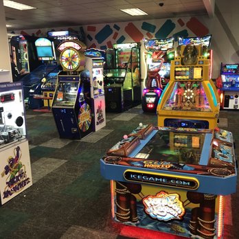 CHUCK E. CHEESE - Updated December 2025 - 34 Photos & 21 Reviews - 2801 ...