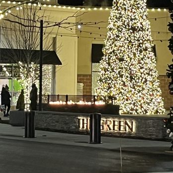 THE PROMENADE SHOPS AT EVERGREEN WALK - Updated January 2026 - 146 ...