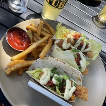 COURTHOUSE PUB - Updated October 2025 - 288 Photos & 313 Reviews - 1001 ...