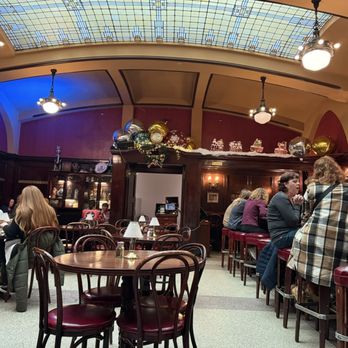 HUBER’S CAFE - Updated August 2025 - 1291 Photos & 1398 Reviews - 411 ...