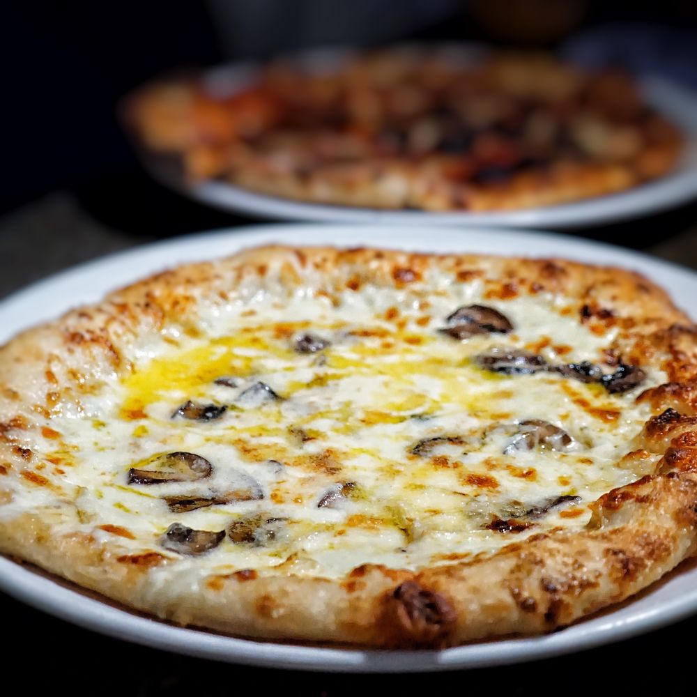 DUKES REFRESHER - 73 Photos & 13 Reviews - 73 Front Street East ...