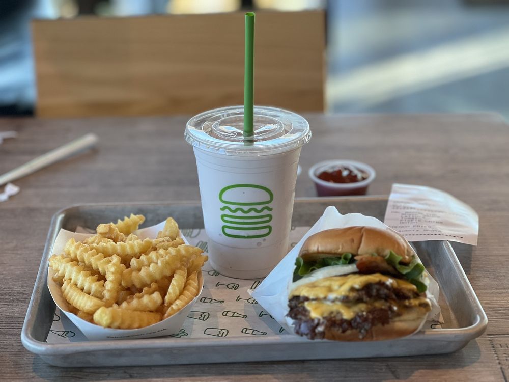 SHAKE SHACK SAN TAN VILLAGE - Updated December 2025 - 256 Photos & 364 ...