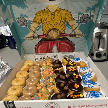 THE MINI DONUT COMPANY - Updated May 2025 - 112 Photos & 77 Reviews ...