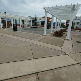 LEESBURG PREMIUM OUTLETS - Updated November 2025 - 258 Photos & 275 ...