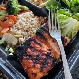 SPIN POKE & GRILL - Updated December 2025 - 362 Photos & 362 Reviews ...