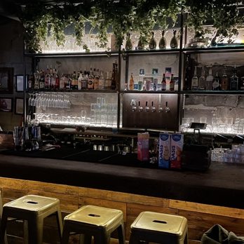 LOCALS ONLY - Updated November 2025 - 72 Photos & 54 Reviews - 589 King ...